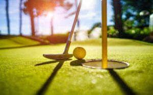 What Is MiniGolf 🏌️‍♂️ Game Rules And How To Play Miniature Golf!